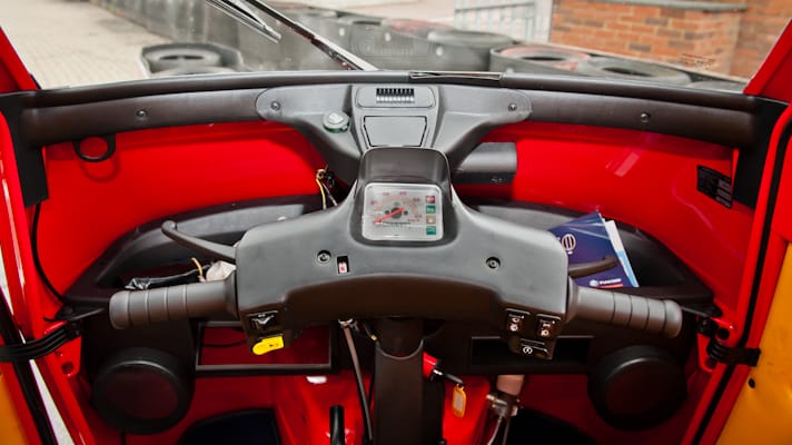 TG drives the Piaggio Ape racer | Top Gear