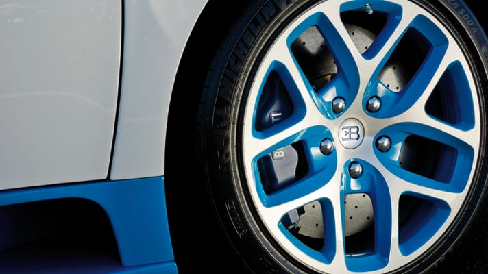 Bugatti reveals special edition Veyron GSV | Top Gear