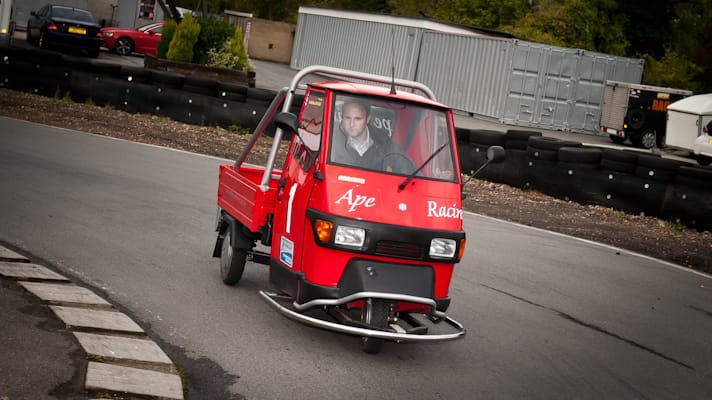 TG drives the Piaggio Ape racer | Top Gear