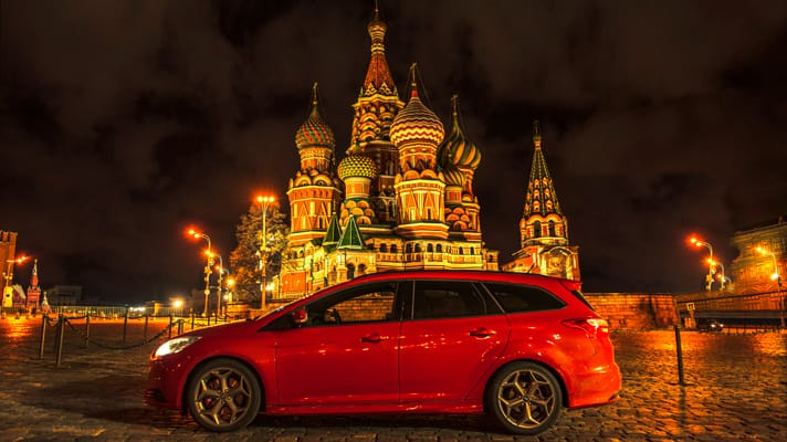 Ford Focus ST estate driven in Russia | Top Gear