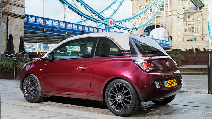 Fiat 500 versus Vauxhall Adam | Top Gear