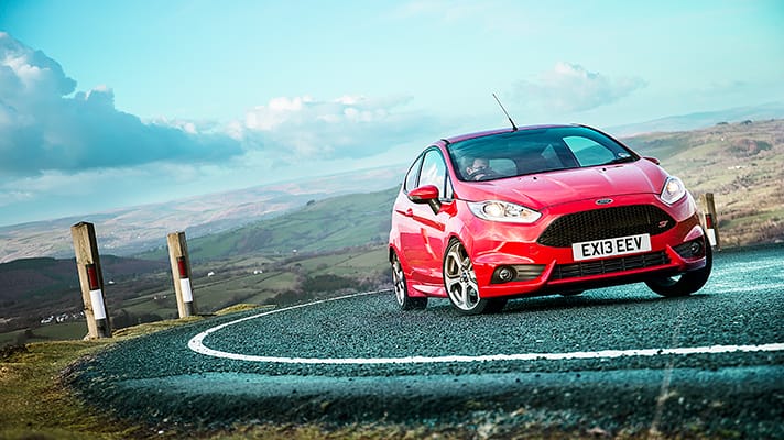 Mini Cooper S vs Ford Fiesta ST