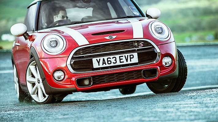 Mini Cooper S vs Ford Fiesta ST