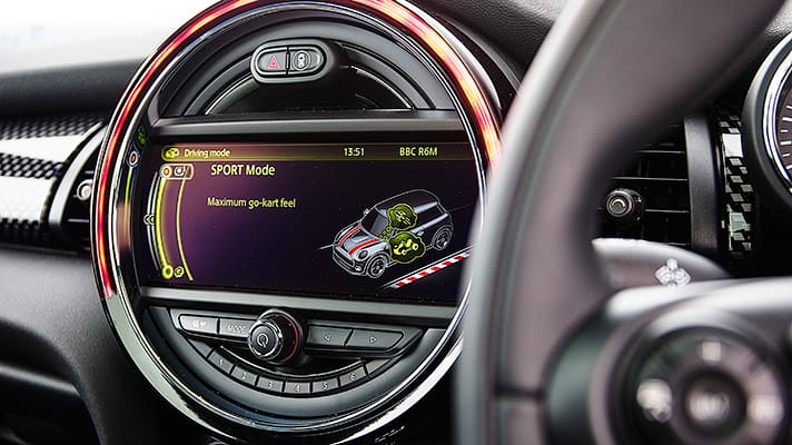 Mini Cooper S vs Ford Fiesta ST