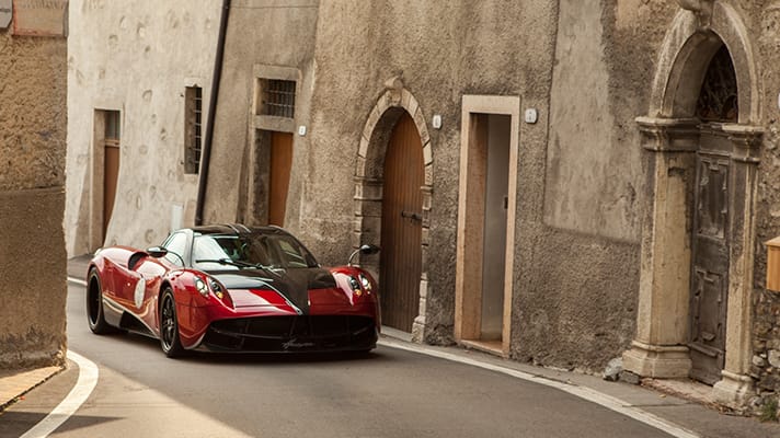 Gallery: ten Paganis tear through Italy