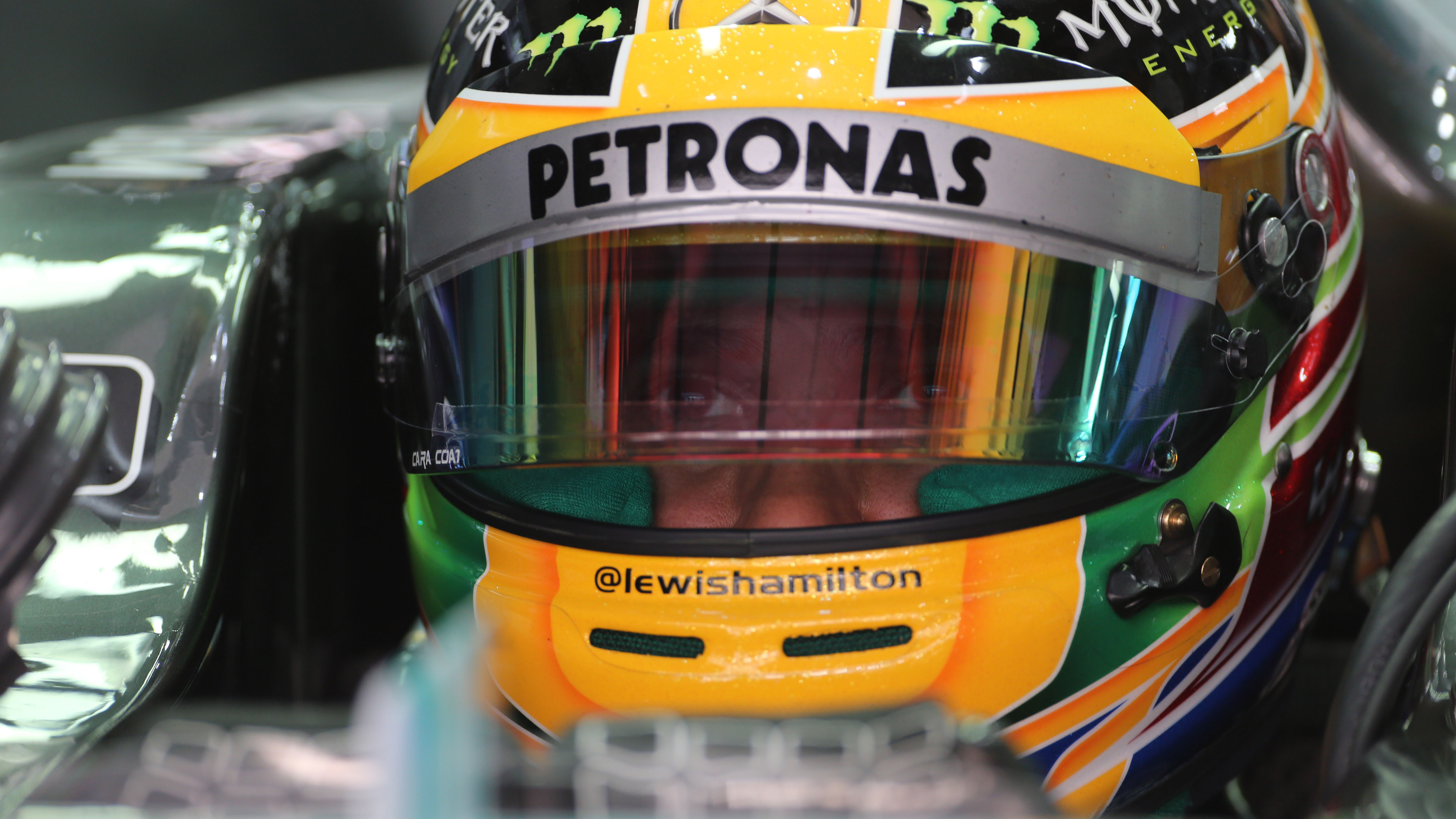 Lewis Hamilton vs Ayrton Senna: who would win? | Top Gear