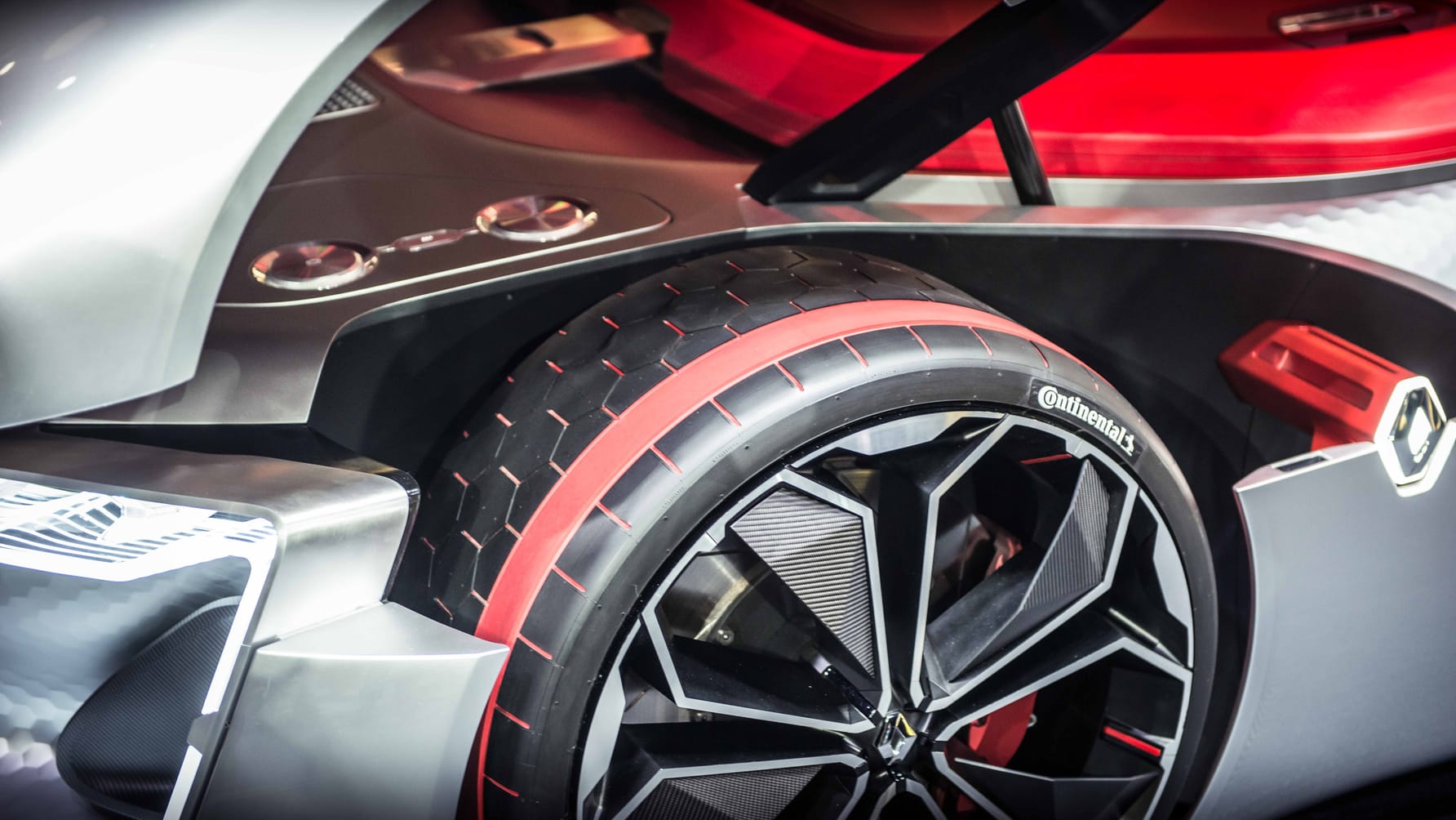 This is Renault's astonishing Trezor concept car | Top Gear