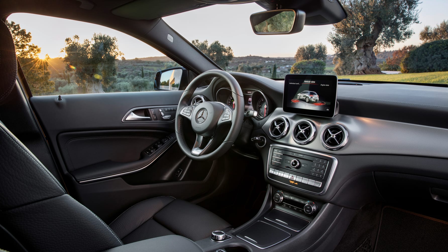 It's the new Mercedes-Benz GLA | Top Gear