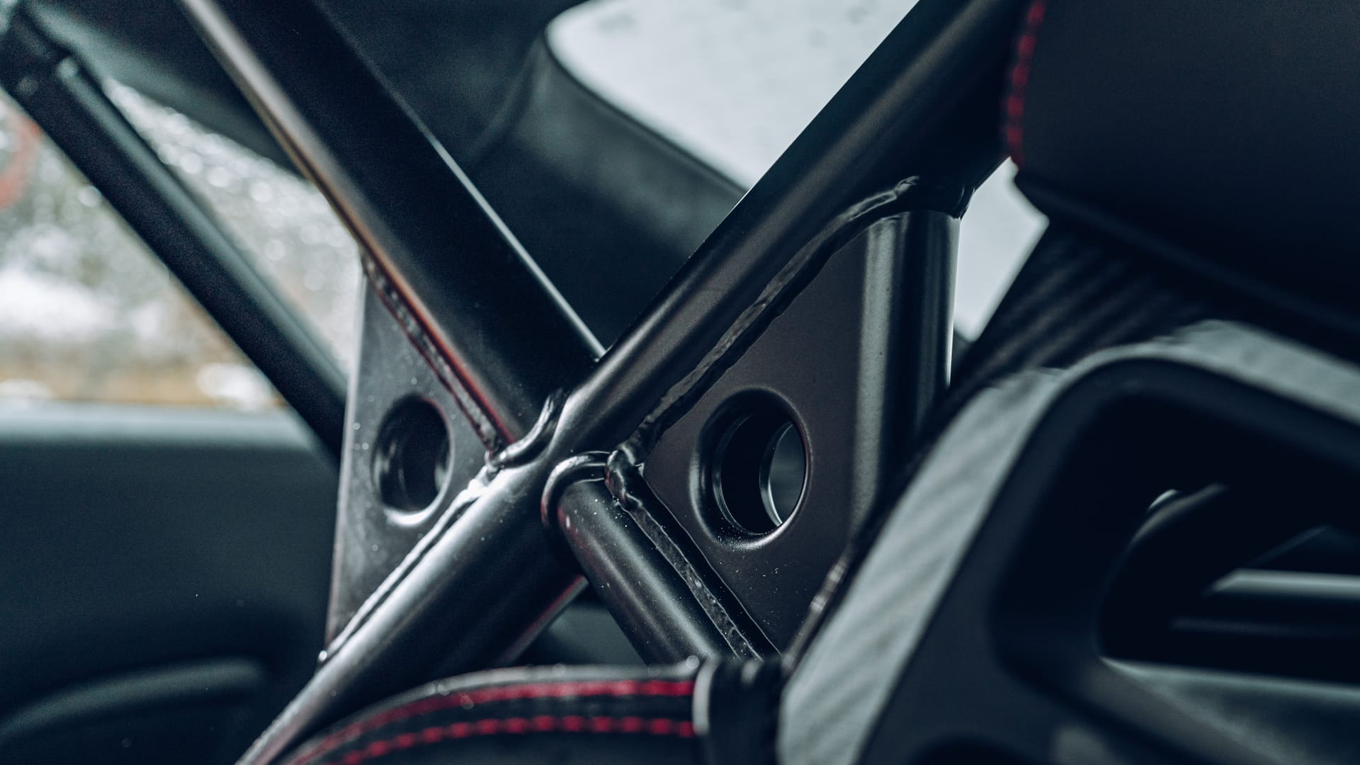 Audi R8 RWS vs Porsche 911 GT3 | Top Gear