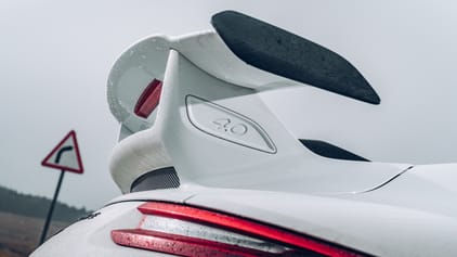 Audi R8 RWS vs Porsche 911 GT3 | Top Gear