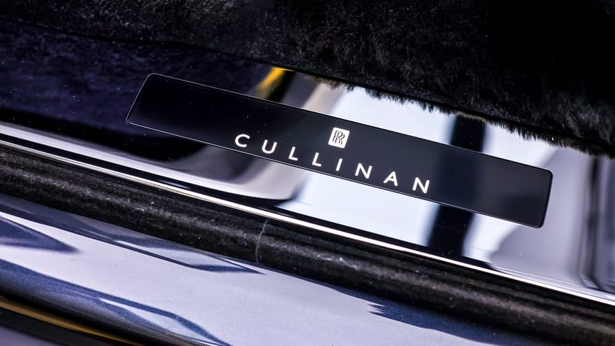 Rolls-Royce Cullinan SUV: this is it | Top Gear