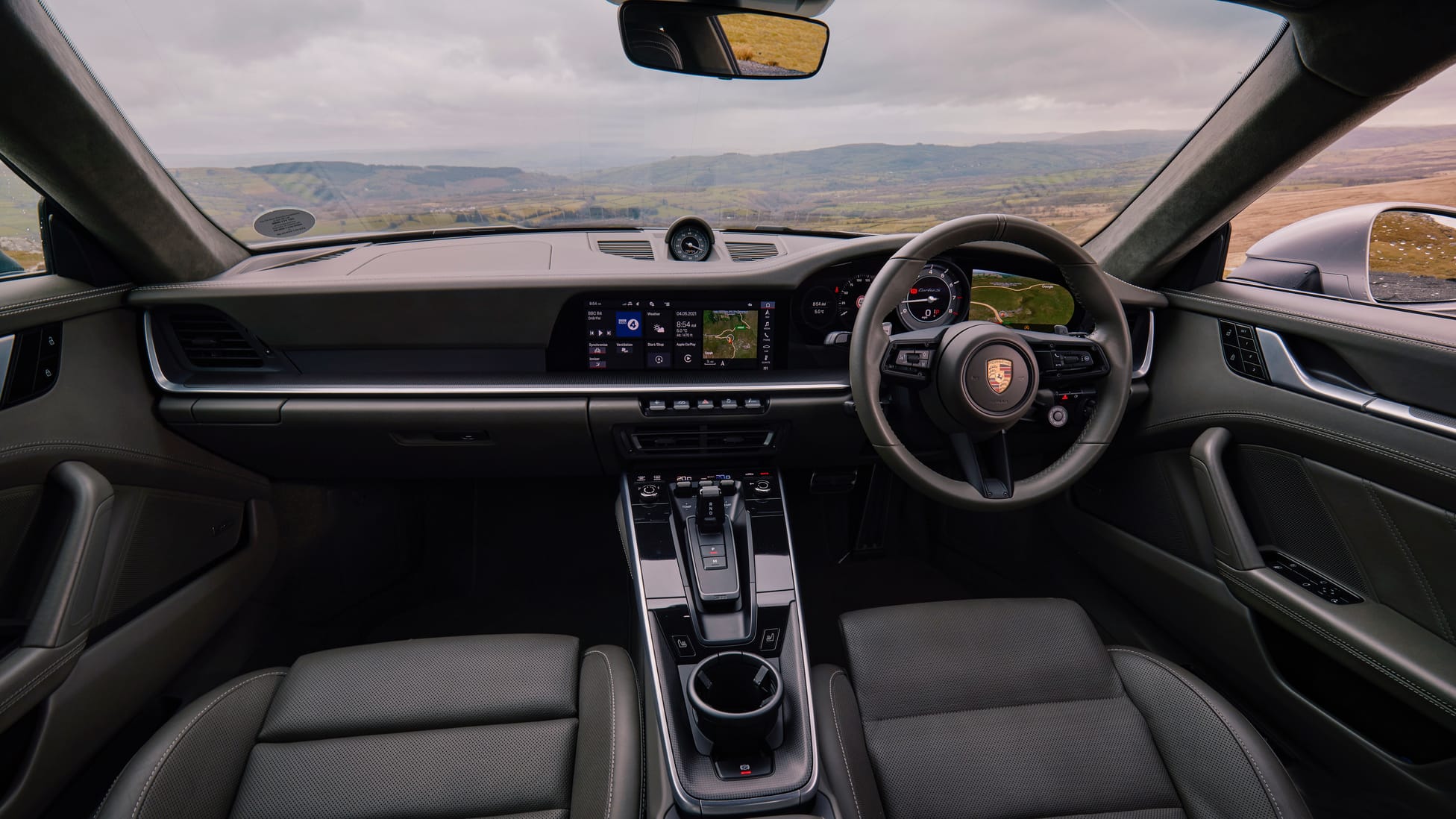 Ferrari Roma vs Aston DB11 vs Bentley Conti GT vs Porsche 911 Turbo ...