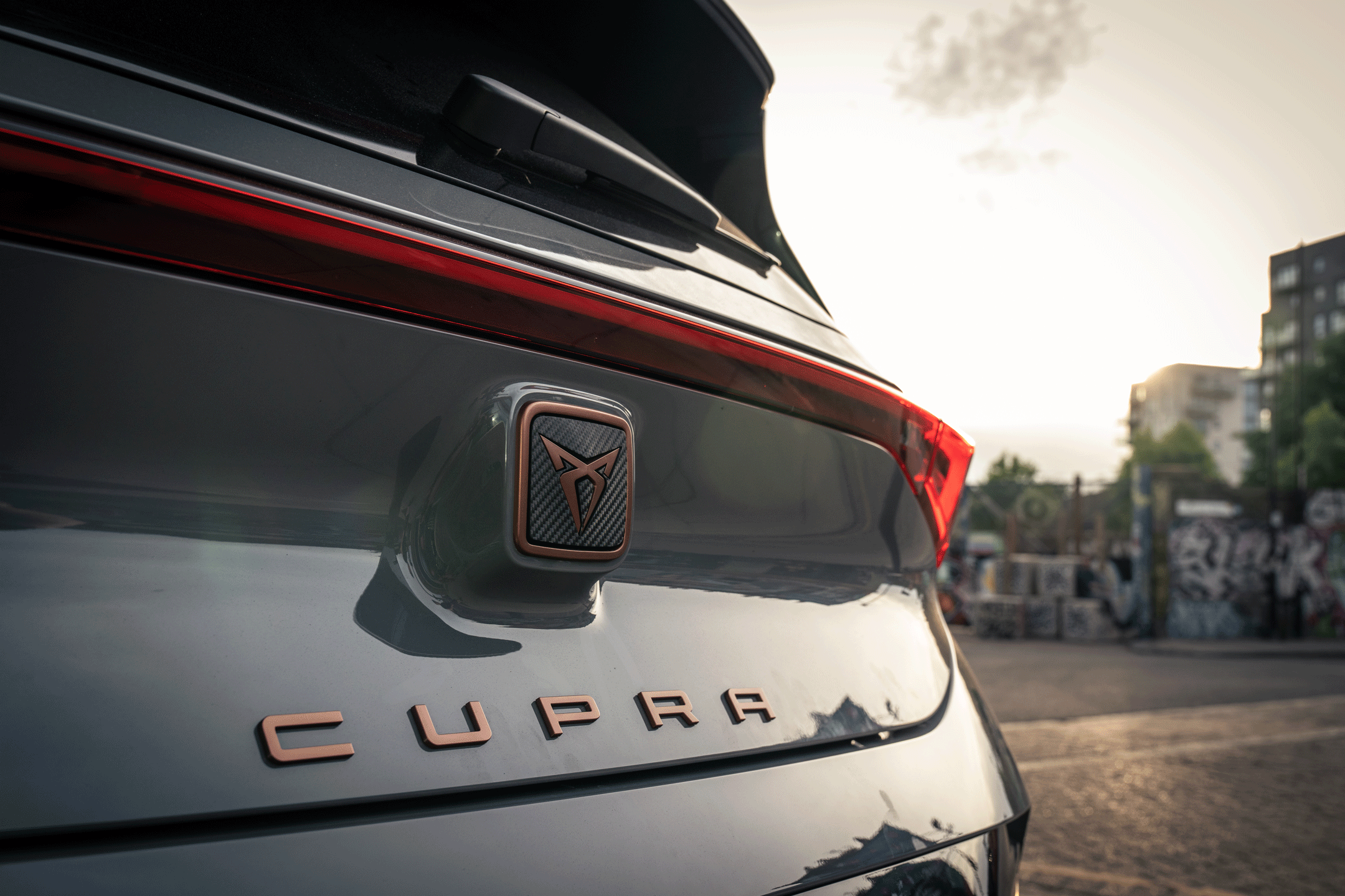 Follow your impulse: the CUPRA Born on a head-turning trip across the ...