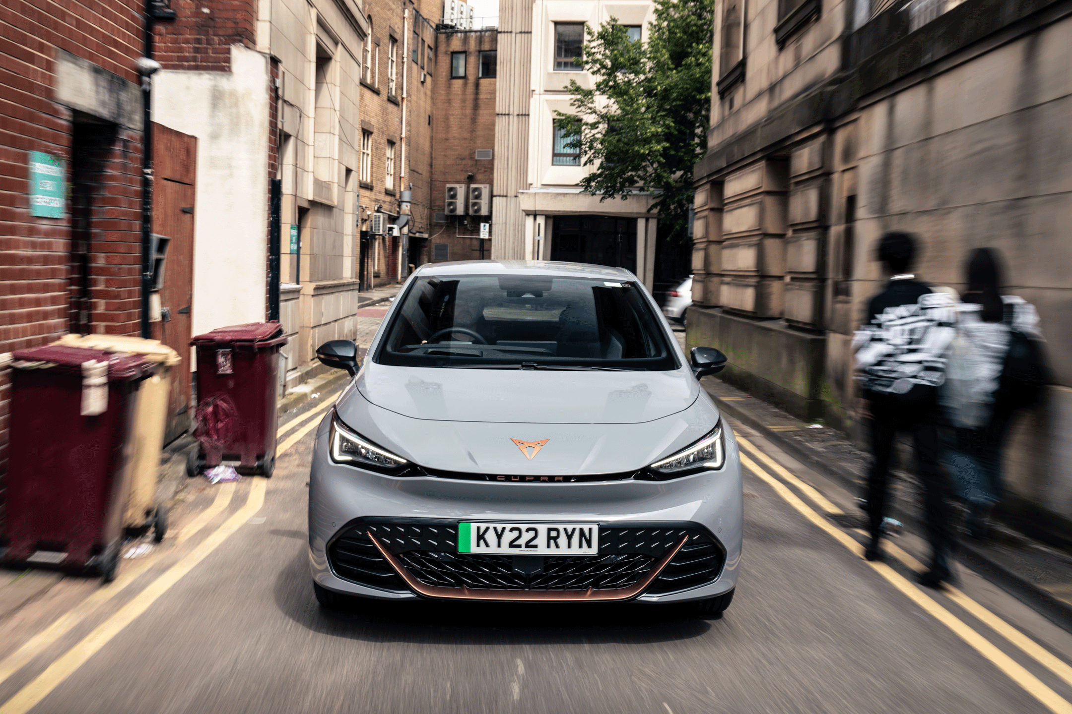 Follow your impulse: the CUPRA Born on a head-turning trip across the ...