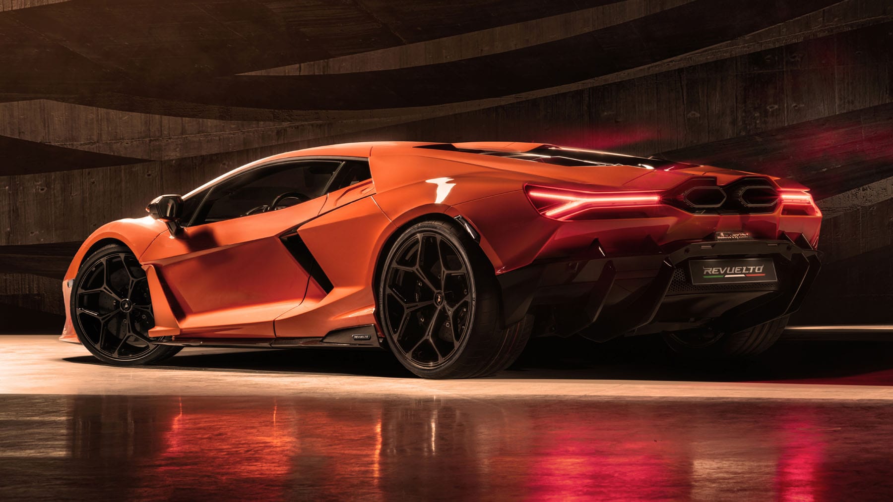 This is the new 217mph, hybrid Lamborghini Revuelto hypercar | Top Gear