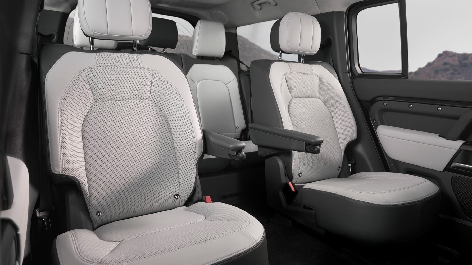 Land Rover has given the Defender more luxury and fancier chairs | Top Gear