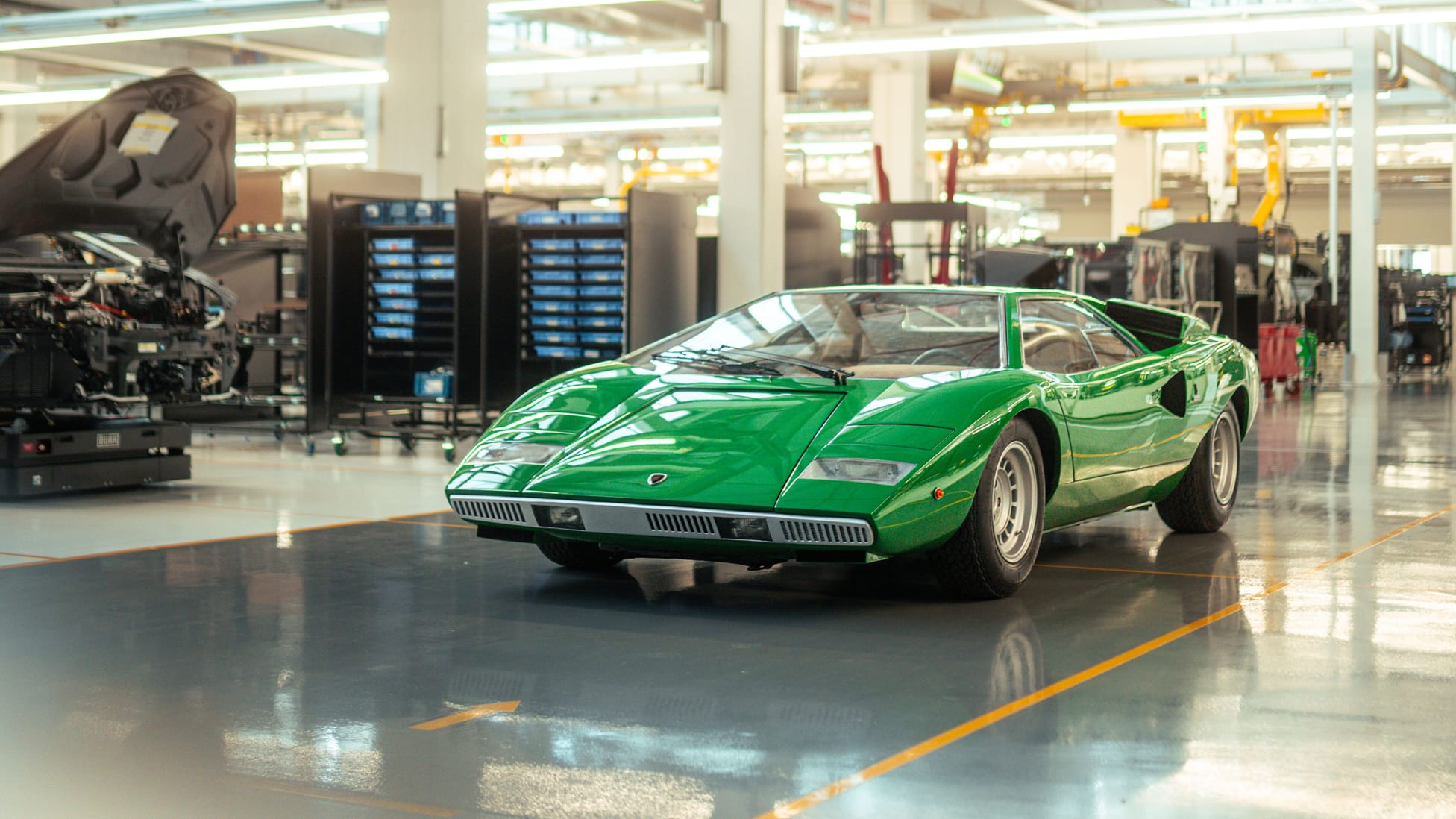 Watch Lamborghini build a Countach Anniversary in this excellent video ...