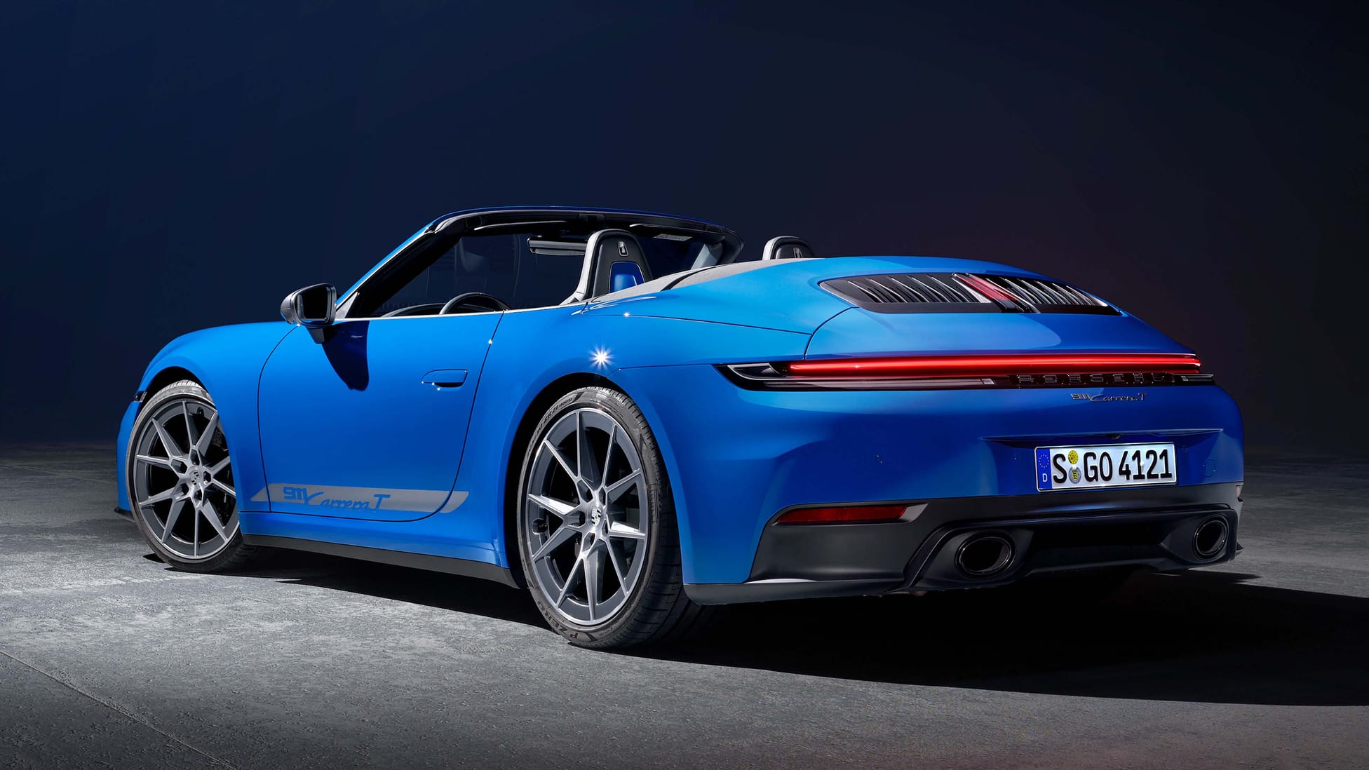 The new Porsche 911 Carrera T is a lighter, manual-only rear-drive ...