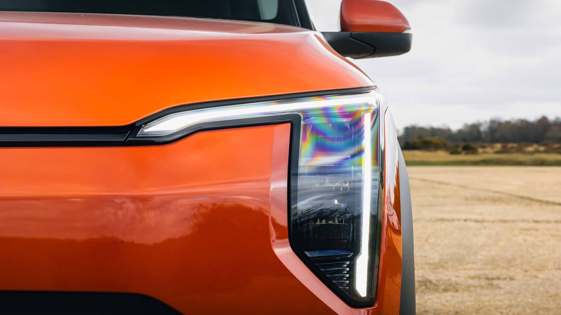 Battle of the electric crossovers: Kia EV3 vs Volvo EX30 | Top Gear