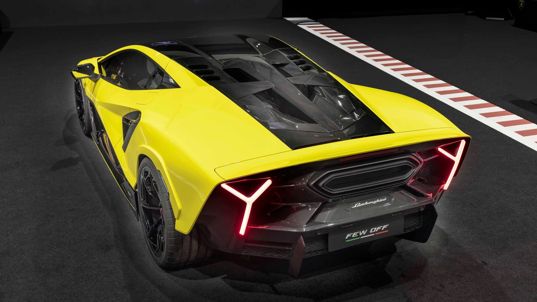 Fenomeno! Welcome to the most powerful, fastest Lamborghini ever | Top Gear