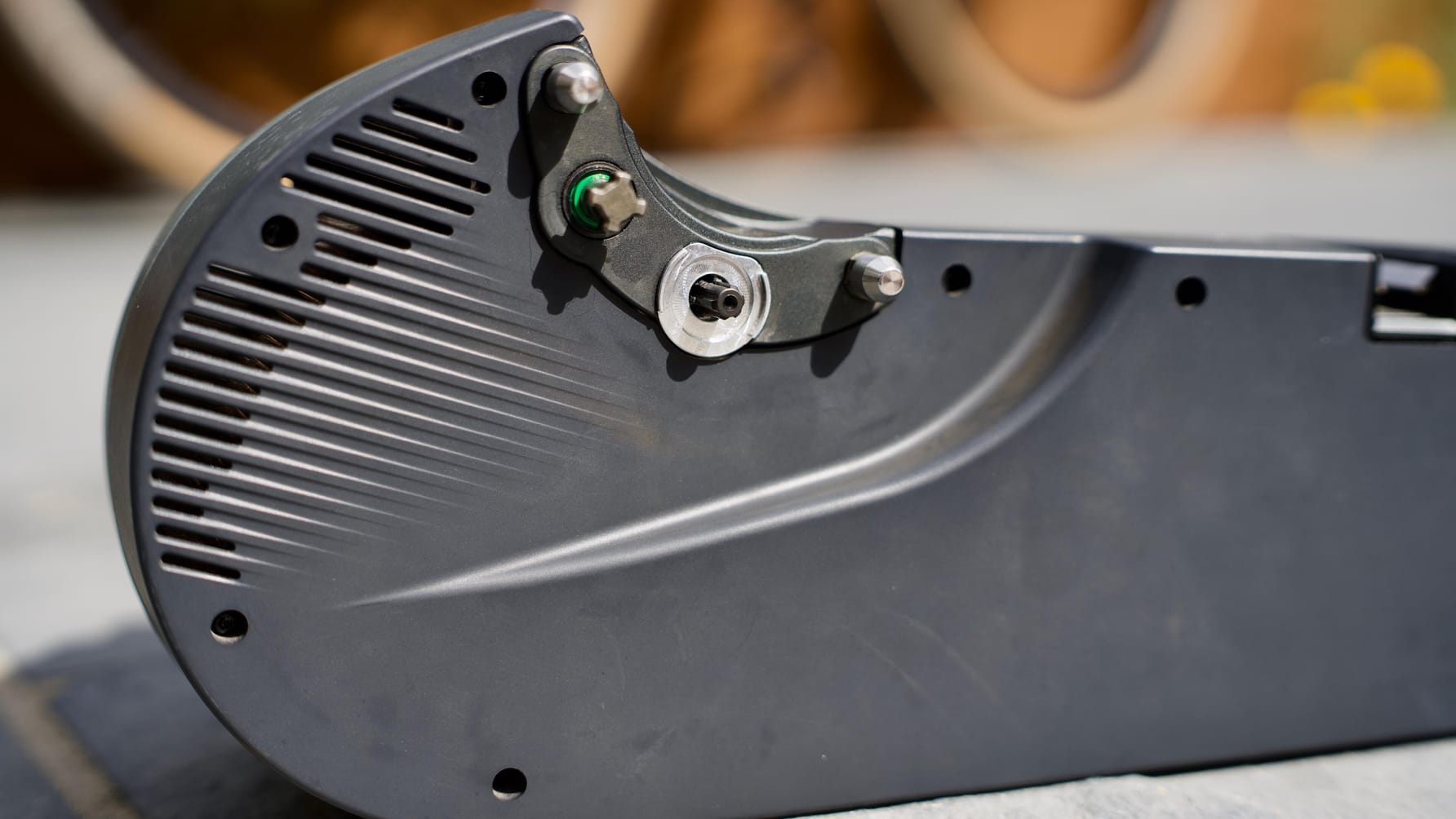 How to turn your push bike into a e-bike: Swytch vs Skarper | Top Gear