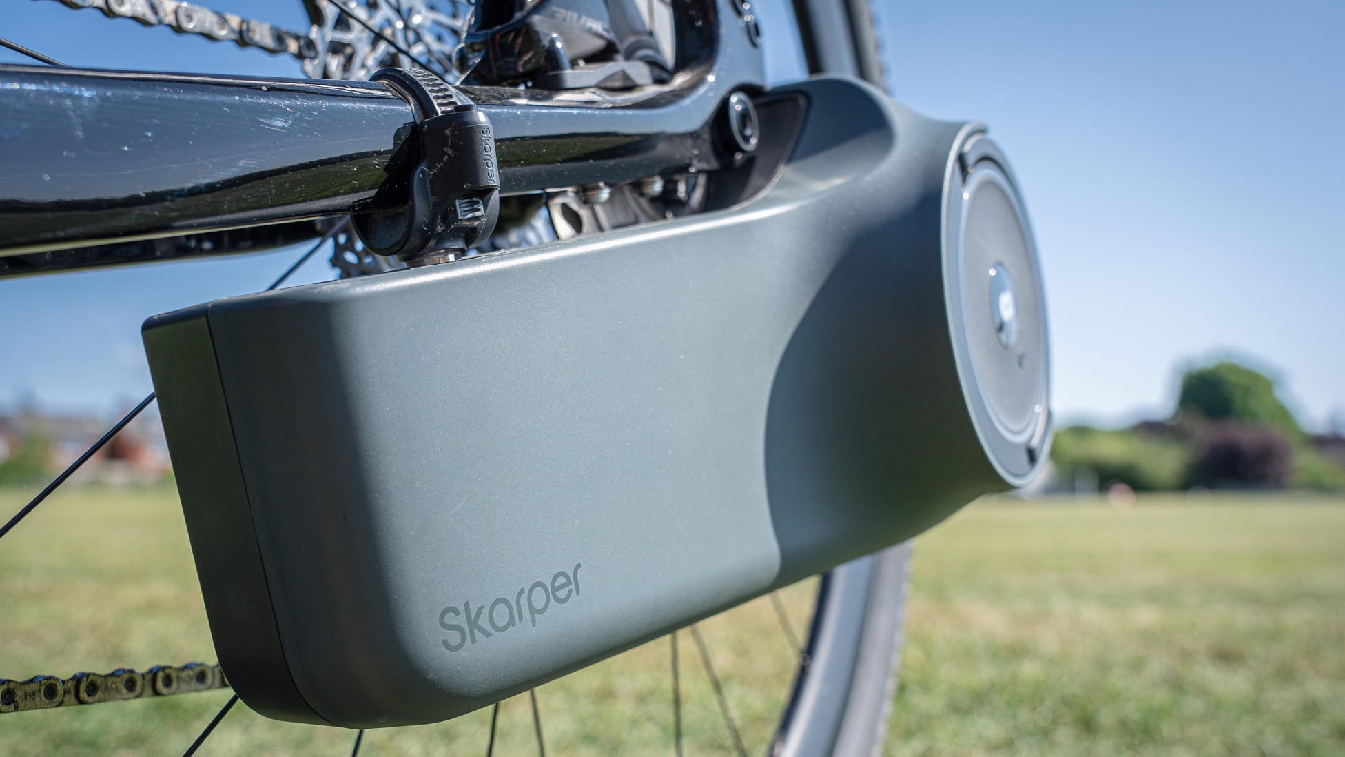 How to turn your push bike into a e-bike: Swytch vs Skarper | Top Gear