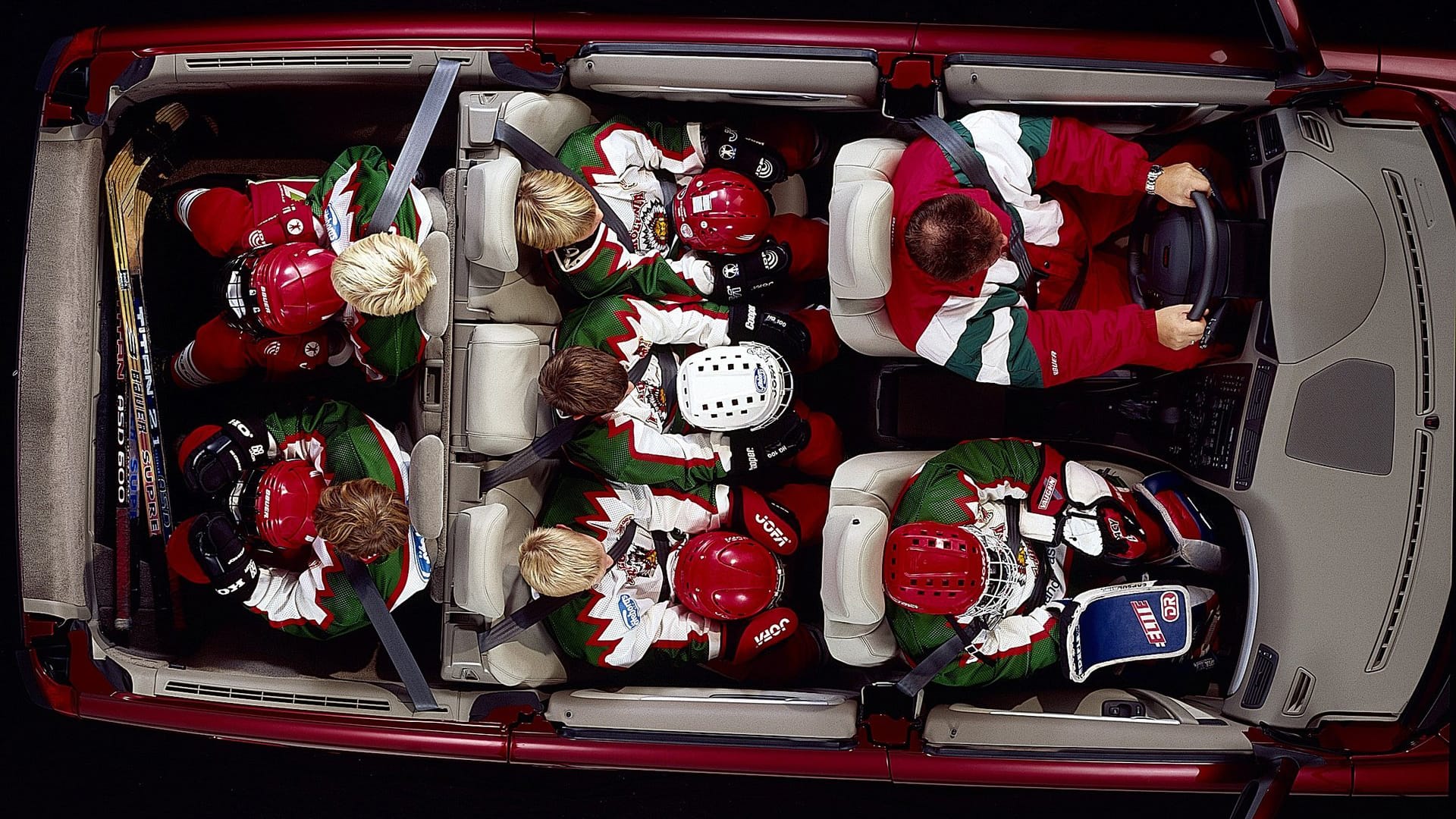 Opinion: it's time to bring back the Volvo V70 and its rear-facing jump ...