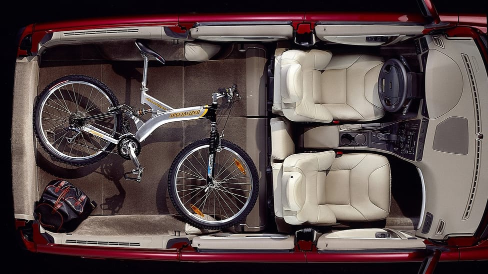 Opinion: it's time to bring back the Volvo V70 and its rear-facing jump ...