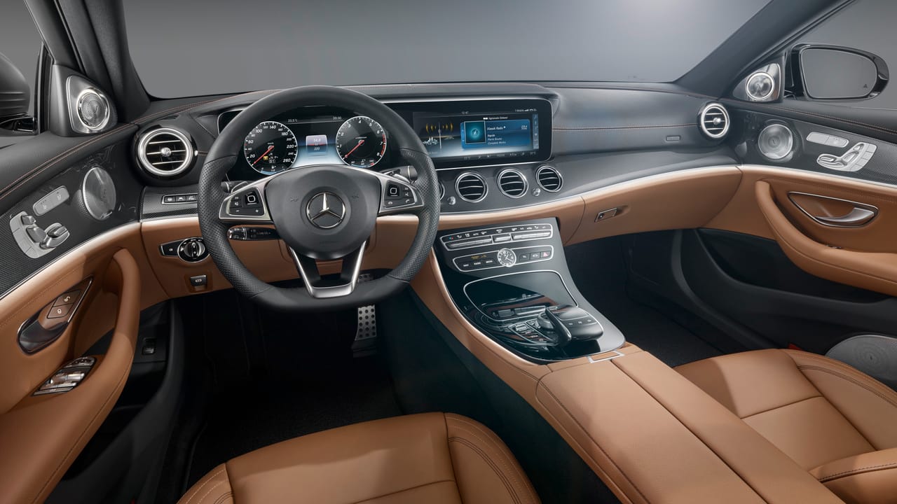 The cabin of Merc's new E-Class is basically an awesome home cinema ...
