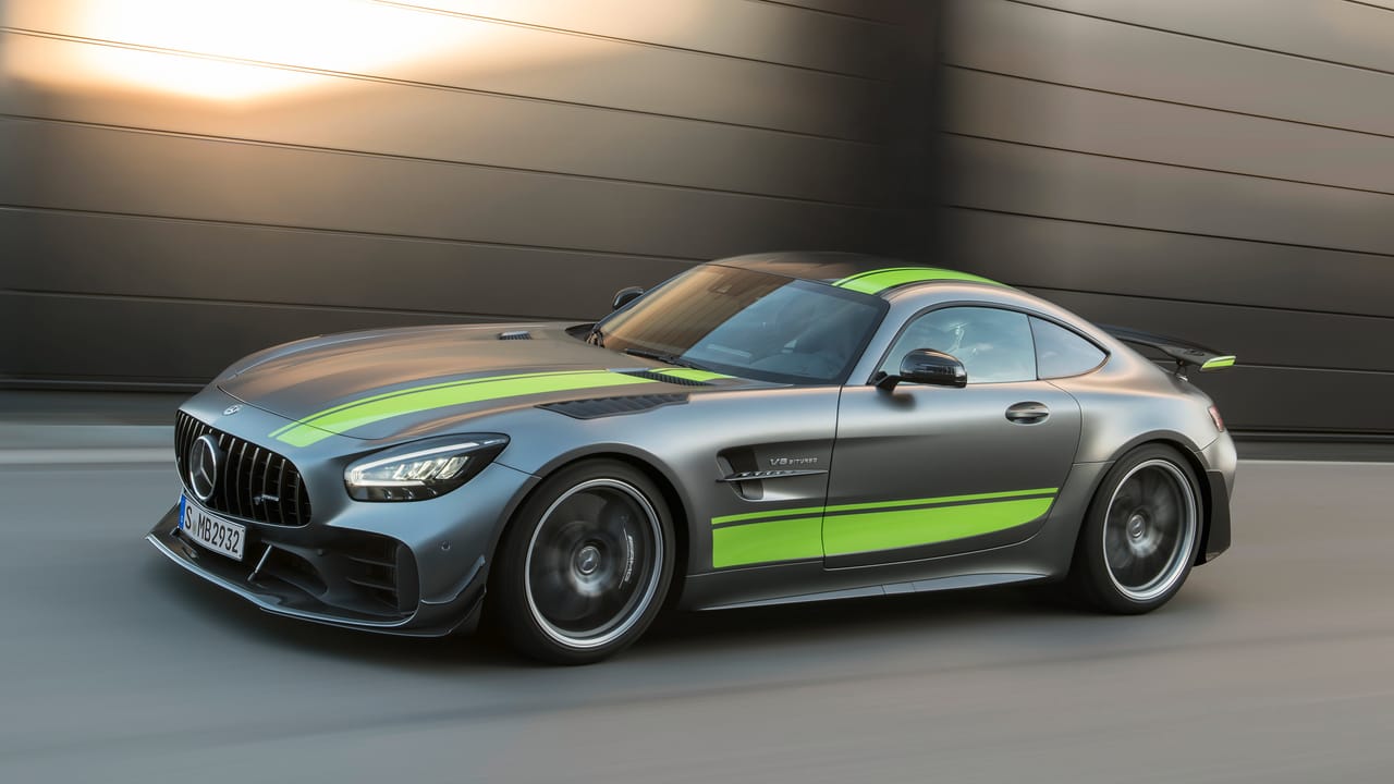 Hardcore GT R Pro tops new Mercedes-AMG GT range | Top Gear