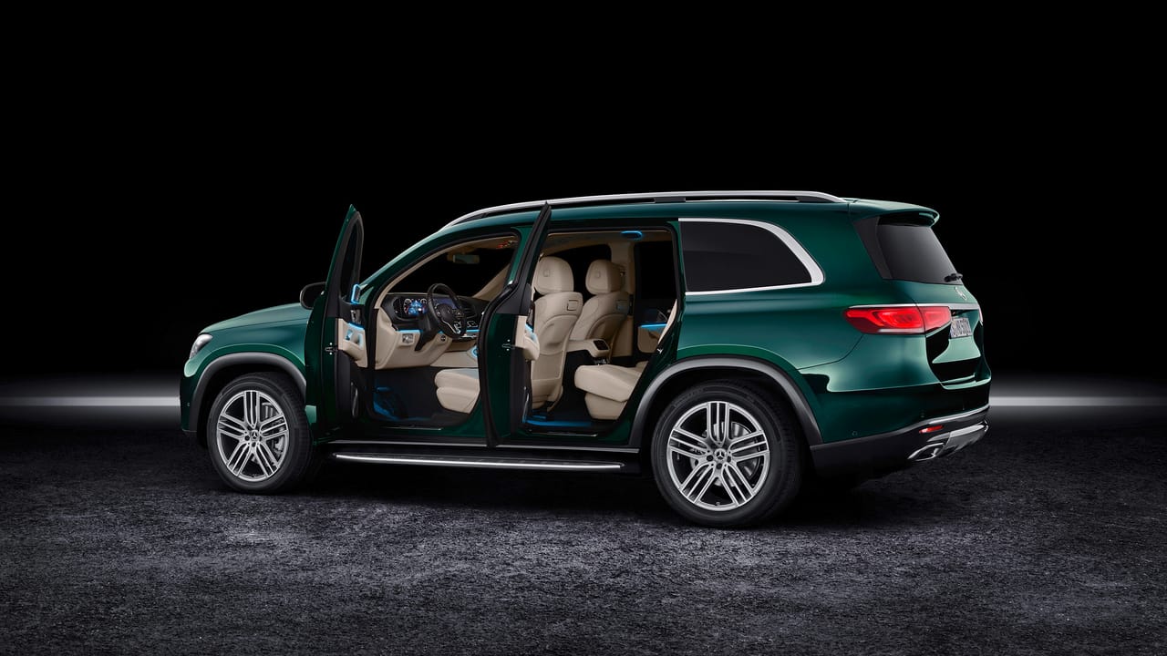 The new Mercedes GLS is reassuringly massive and clever | Top Gear