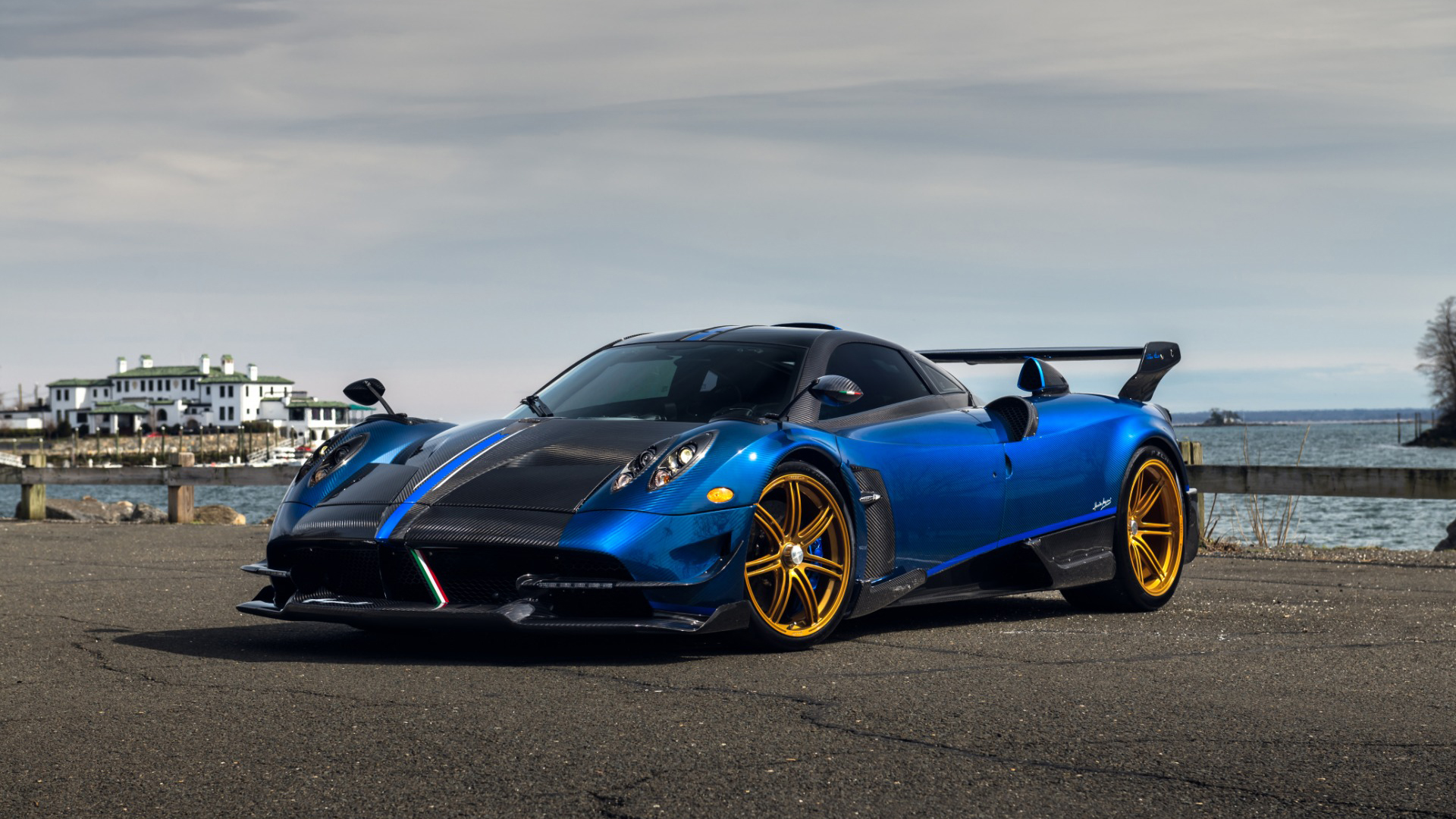 Blue Pagani Huayra Wallpaper