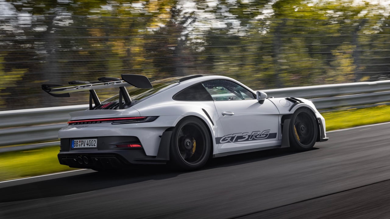 The new Porsche 911 GT3 RS has set a mind-blowing Nürburgring lap time ...