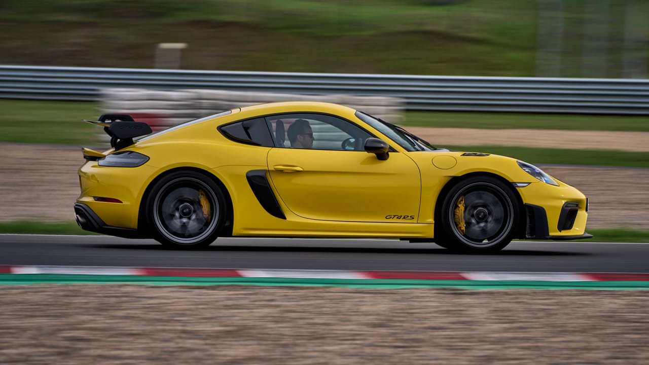 Porsche 718 Cayman GT4 RS quick stats: TG Speed Week 2022 | Top Gear