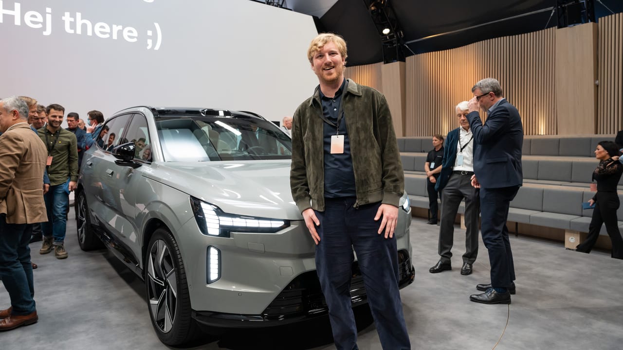 Autonomous driving tycoon: Tesla has ‘no credible path’ to true Full ...