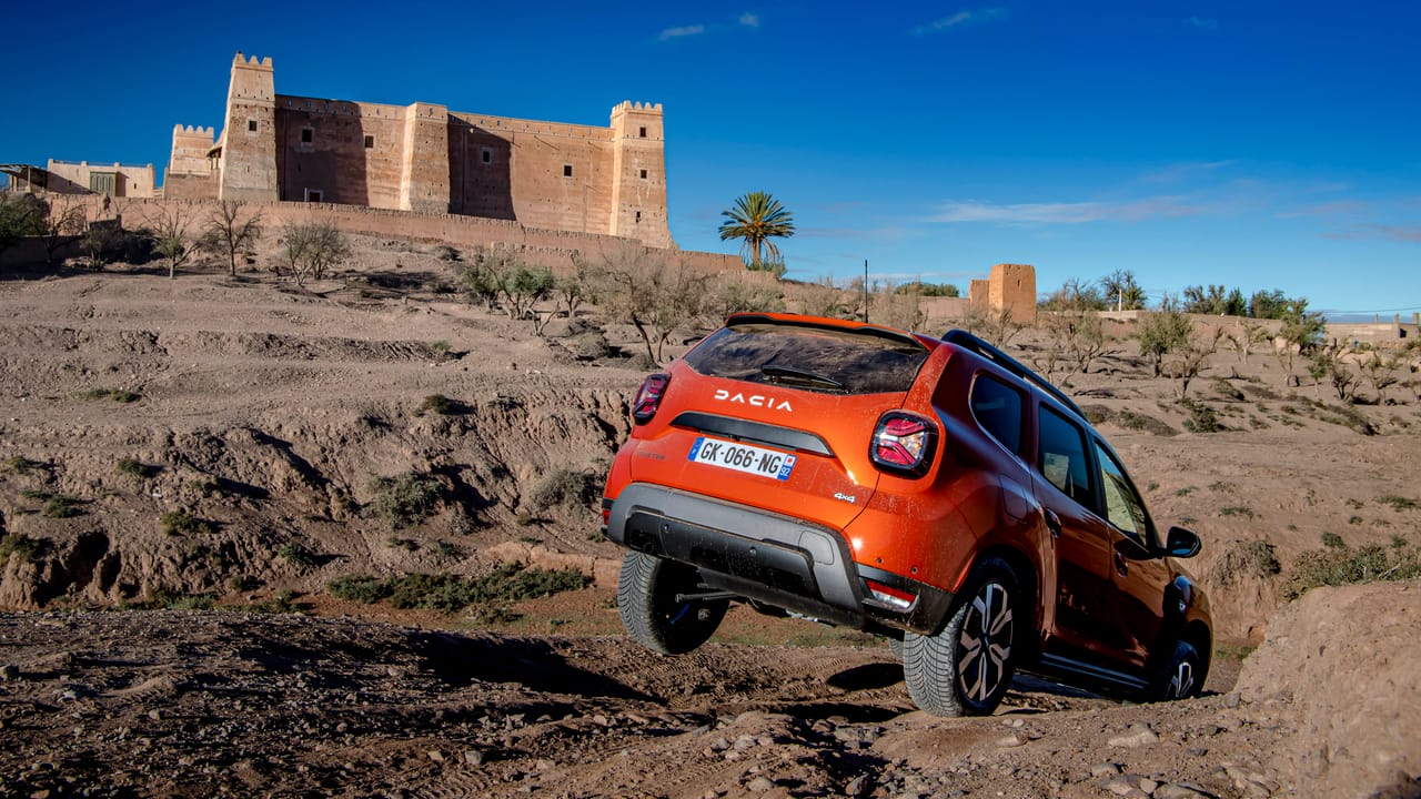Pic of the day: Dacia’s new tripod-spec Duster in the desert | Top Gear