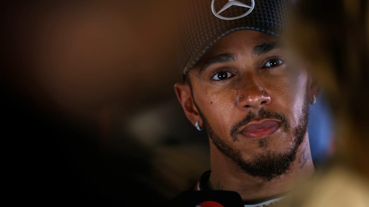 Lewis Hamilton shoots down Ferrari rumours; Mercedes contract nearly ...