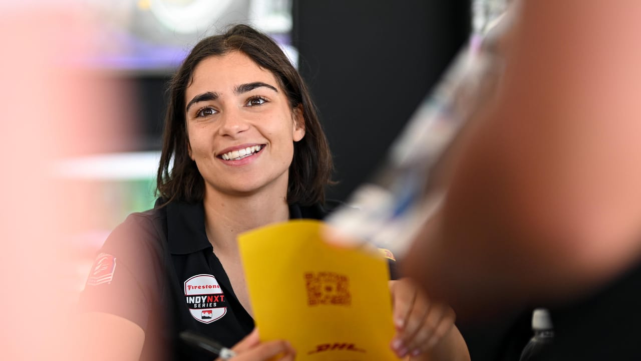 Jamie Chadwick will return to Indy NXT in 2024 | Top Gear