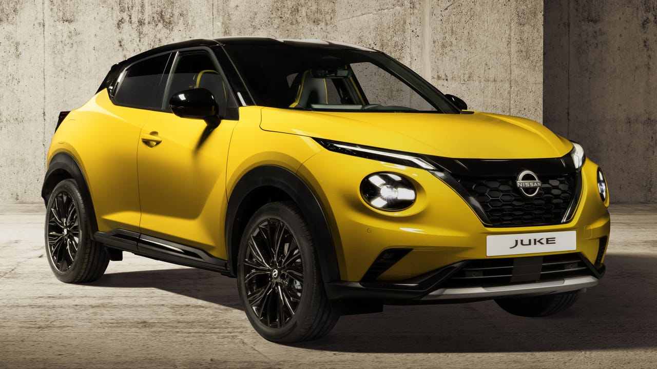 This is the new Nissan Juke, and you can still have it with a manual ...
