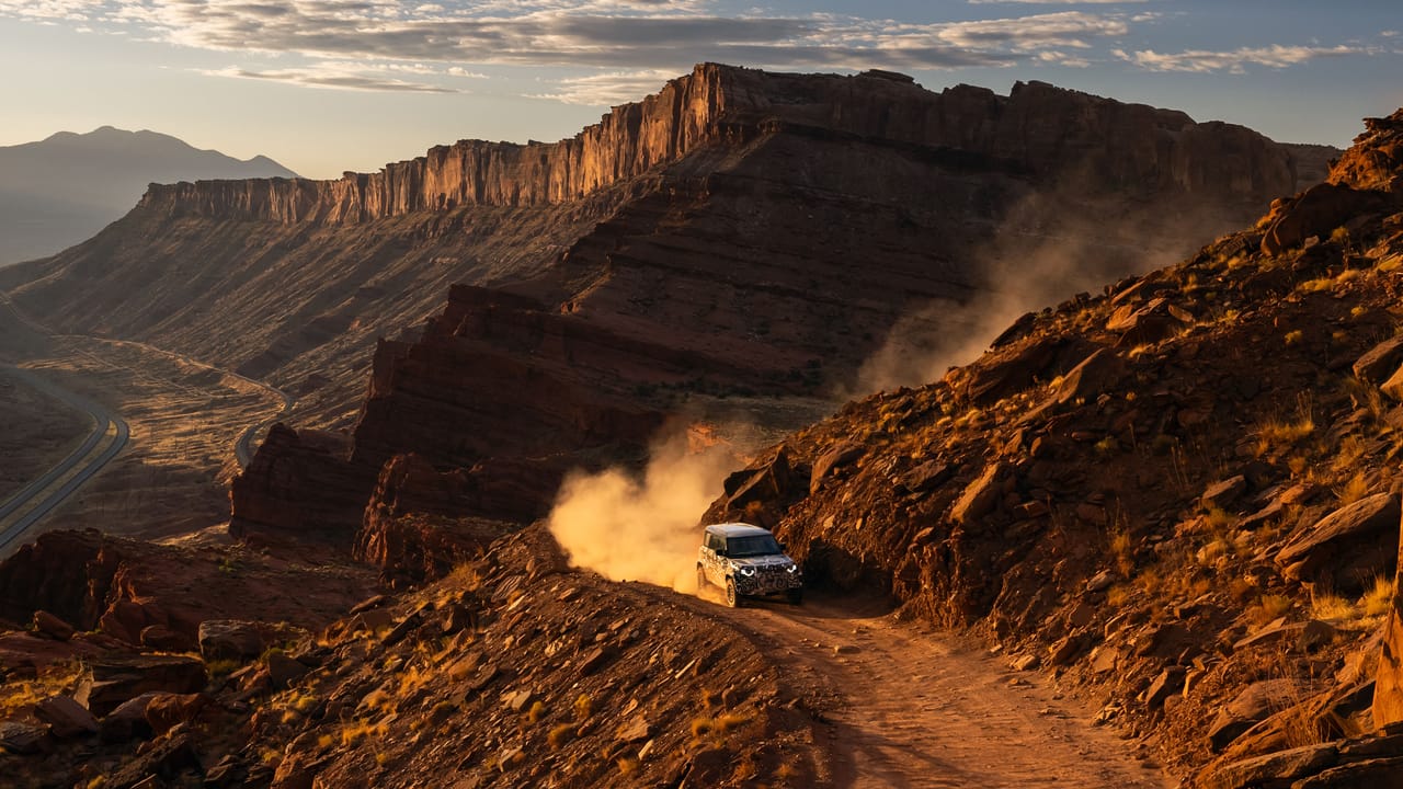 Land Rover’s Defender ‘Octa’ is a bi-turbo V8 mega-lux 4x4 | Top Gear