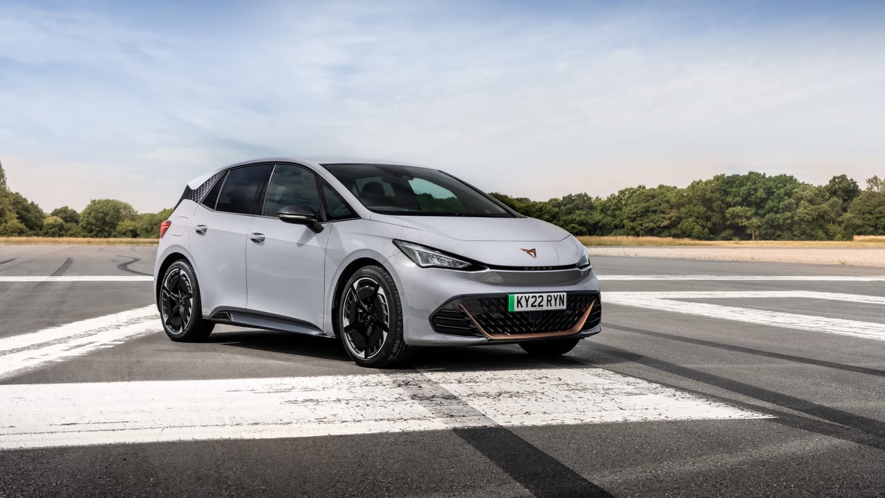 Follow your impulse: the CUPRA Born on a head-turning trip across the ...