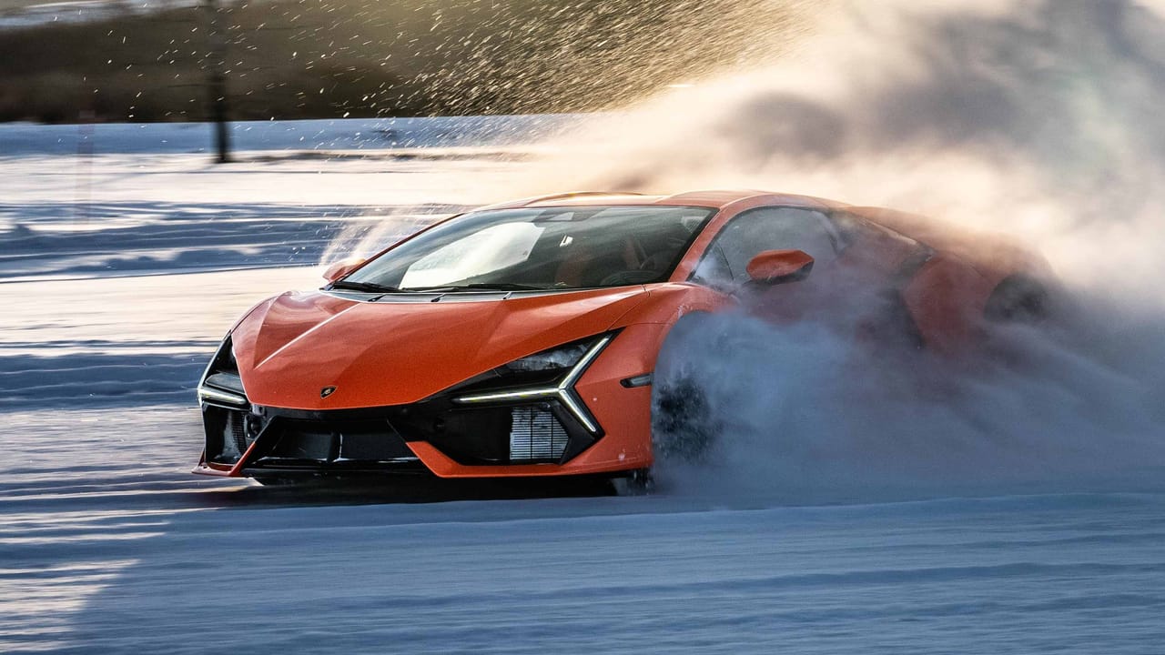 Lamborghini has taken the Revuelto skiing, and it looks most excellent ...