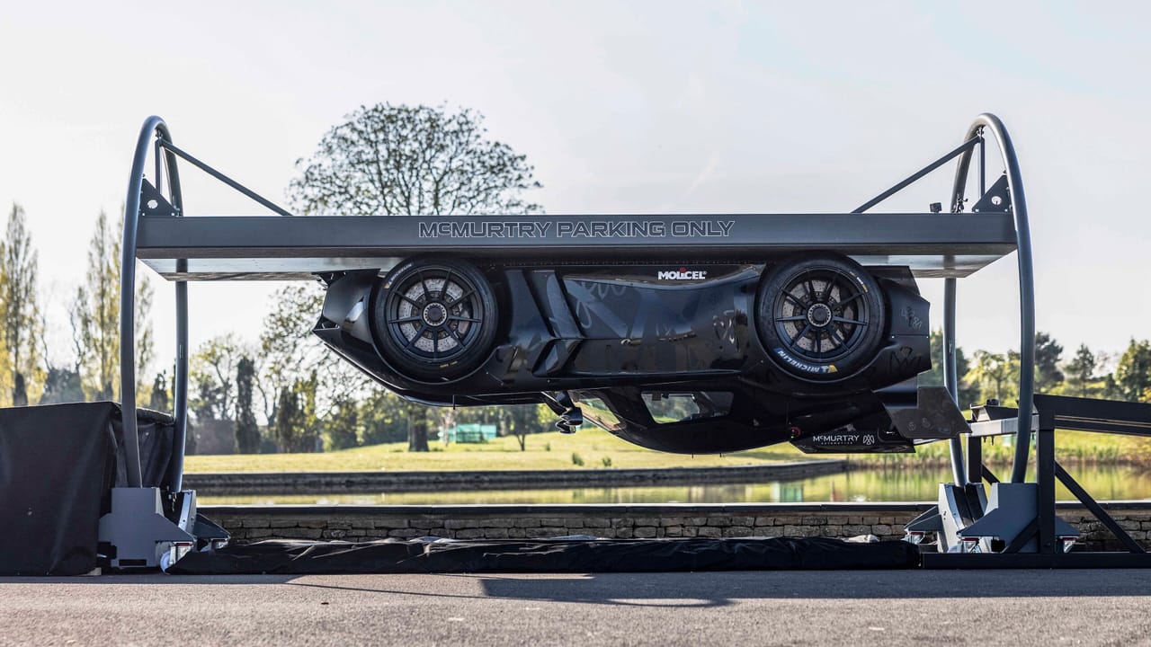 The McMurtry Spéirling is the first car in the world to DRIVE UPSIDE ...