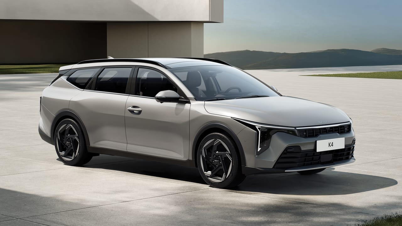 Kia's making a new petrol-engined manual estate car for the UK! | Top Gear