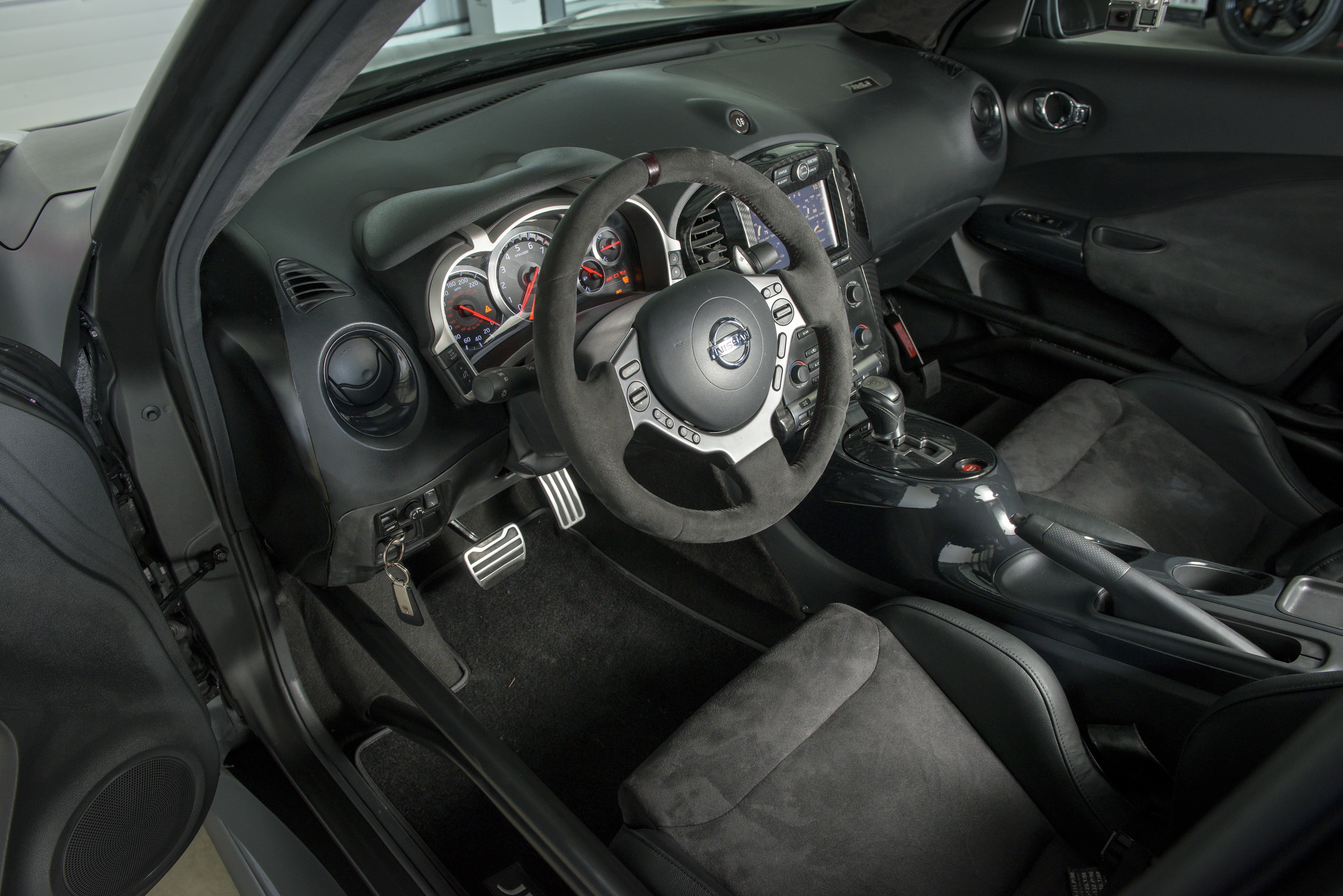 Nissan Juke R Interior