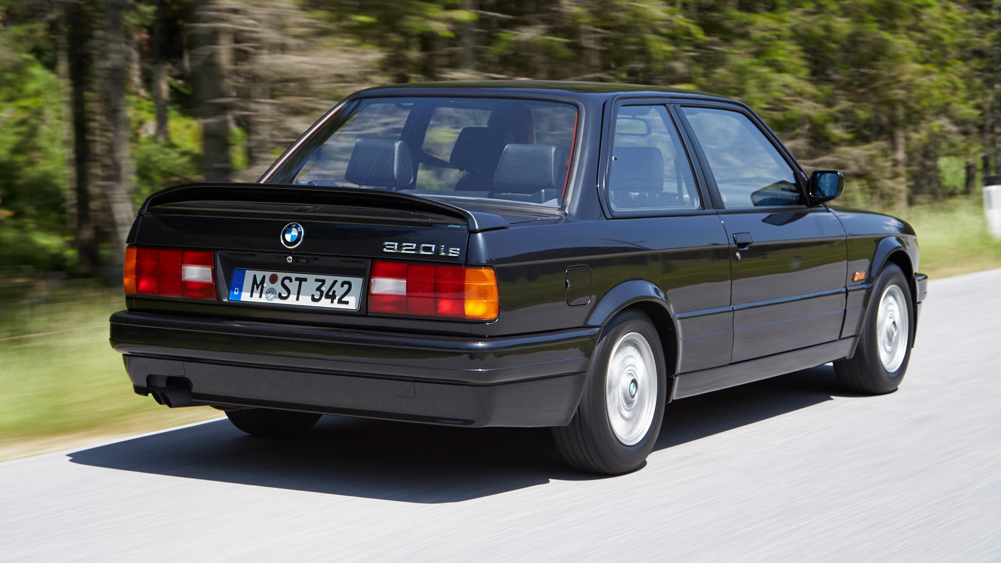 Driving all the BMW 3-Series, Chapter 2: E30 (1982-1991) | Top Gear