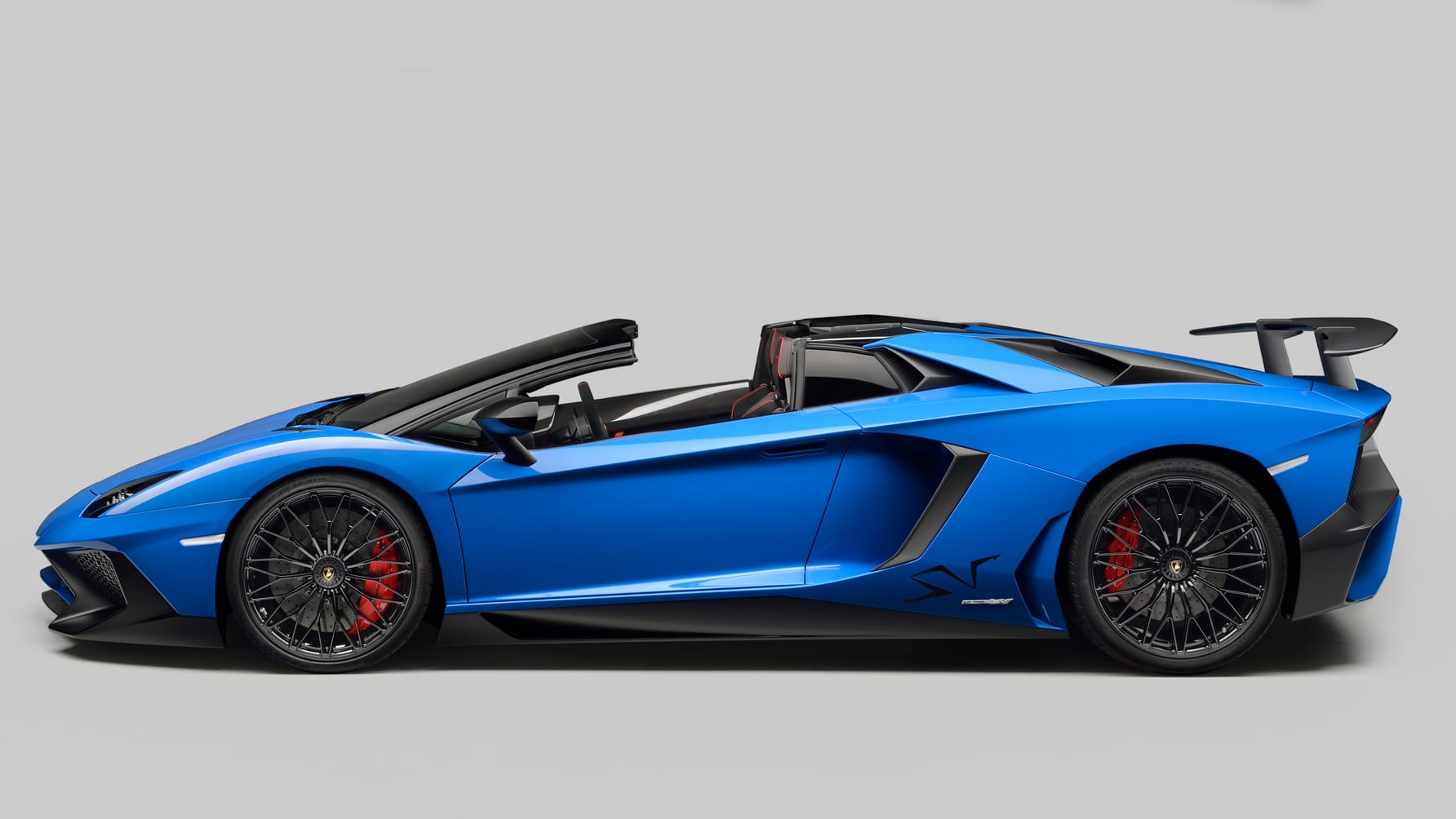 Yes, the 740bhp Lamborghini Aventador SV Roadster has landed | Top Gear