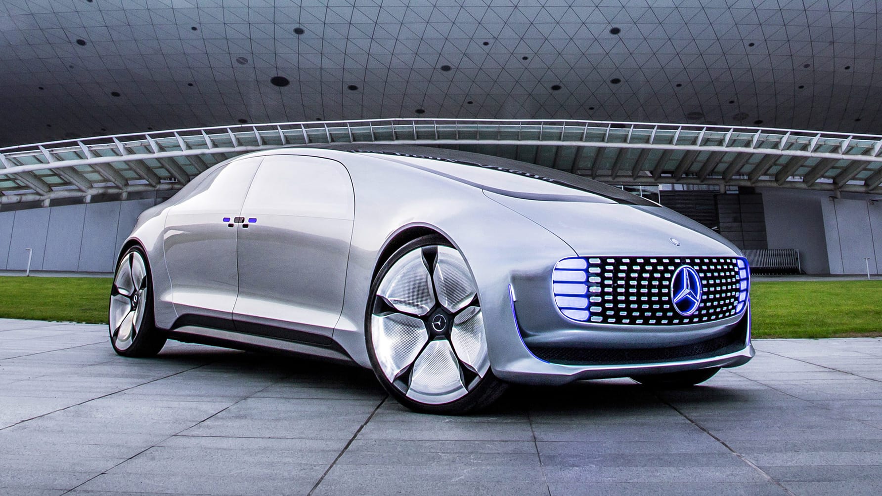 Mercedes spends £10m A DAY on research and development. Here's how ...