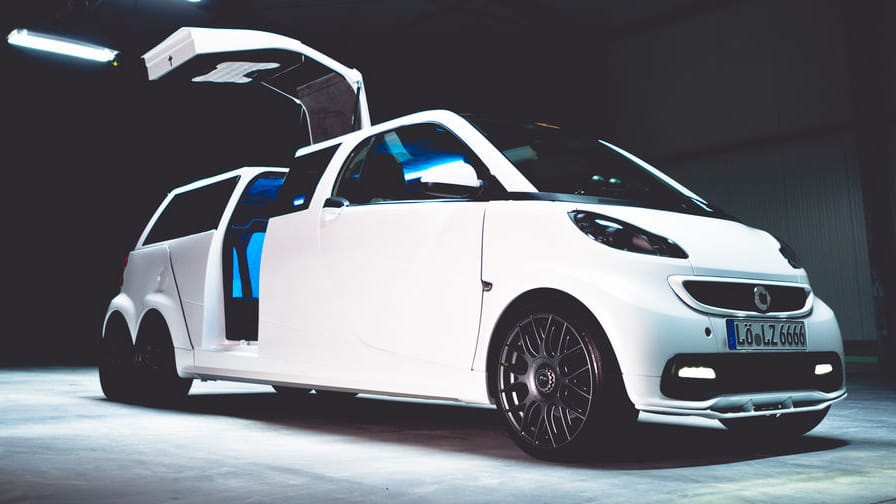 Someone has built a six-wheeled, stretch Smart limousine | Top Gear