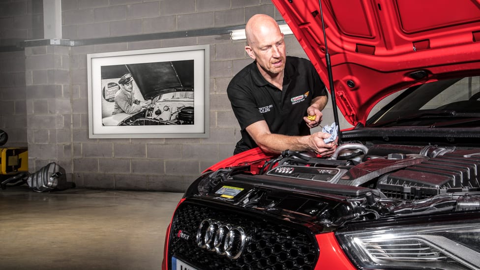 Quality control: why independent garages choose Castrol oil | Top Gear
